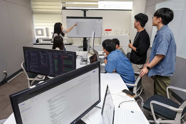 KT, GPT 대안 ‘믿:음 2.0’ 오픈소스 전격 공개