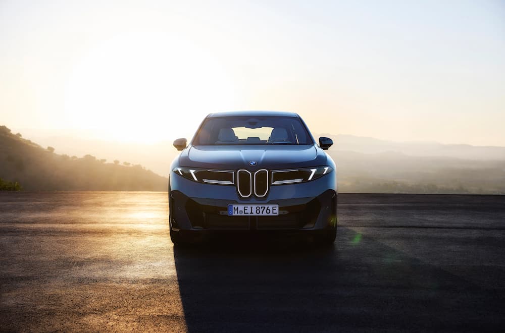 BMW, 차세대 전기차 iX3 공개…슈퍼브레인 탑재